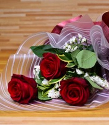 3 Red Rose - Long Stem Red Roses Beautifully Wrapped...